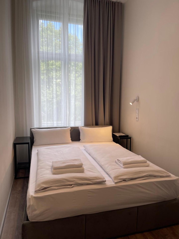 Motel Blue - Minimalist Boutique Hotel - Berlin