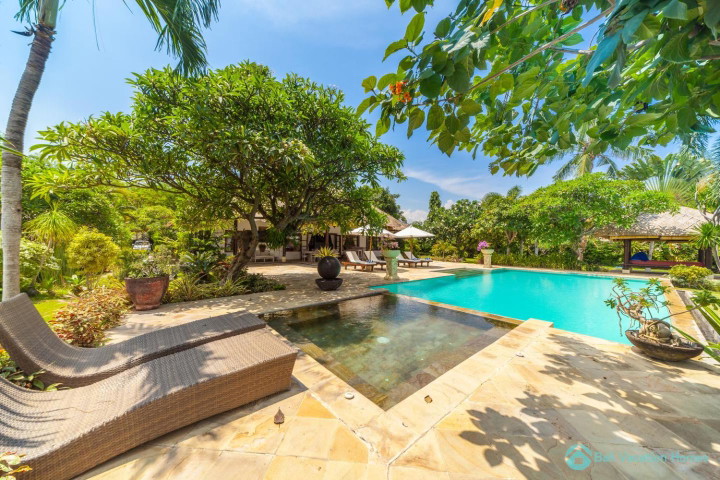 Villa Segara Murti - Stylish Beachfront Villa! - Bali