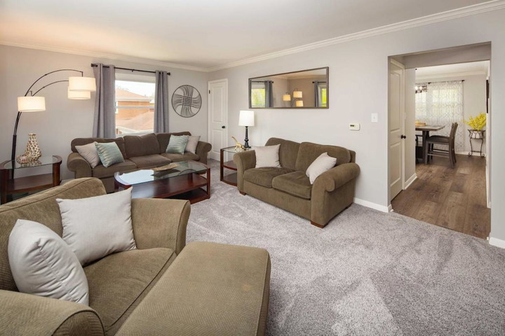 Quiet, Calm, Comfortable Apartment - - Davenport, IA