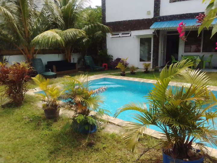 First Floor Apartment With View And Balcony And With Charming Pool Near Sandy Beach And Commerces - Maurice