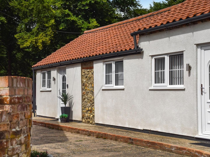 The Ivy Bungalow - Uk50570 - Swaffham