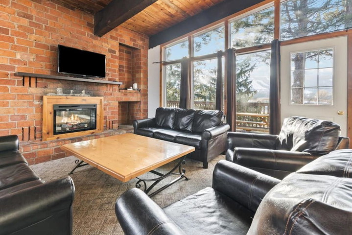 Misty Mountains Chalet W Hot Tub, By Property Valet - Collingwood