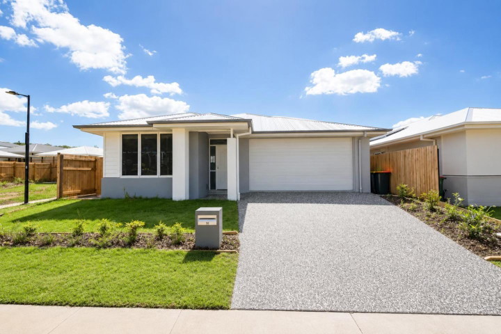 Solara Retreat - Modern 4br Home With Backyard - Brisbane
