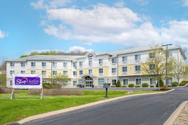 Sleep Inn & Suites Altoona North - Altoona, PA