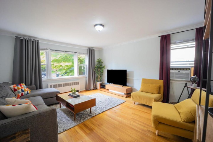3bedroom Apt With Balcony & Free Street Parking - The Bronx, NY