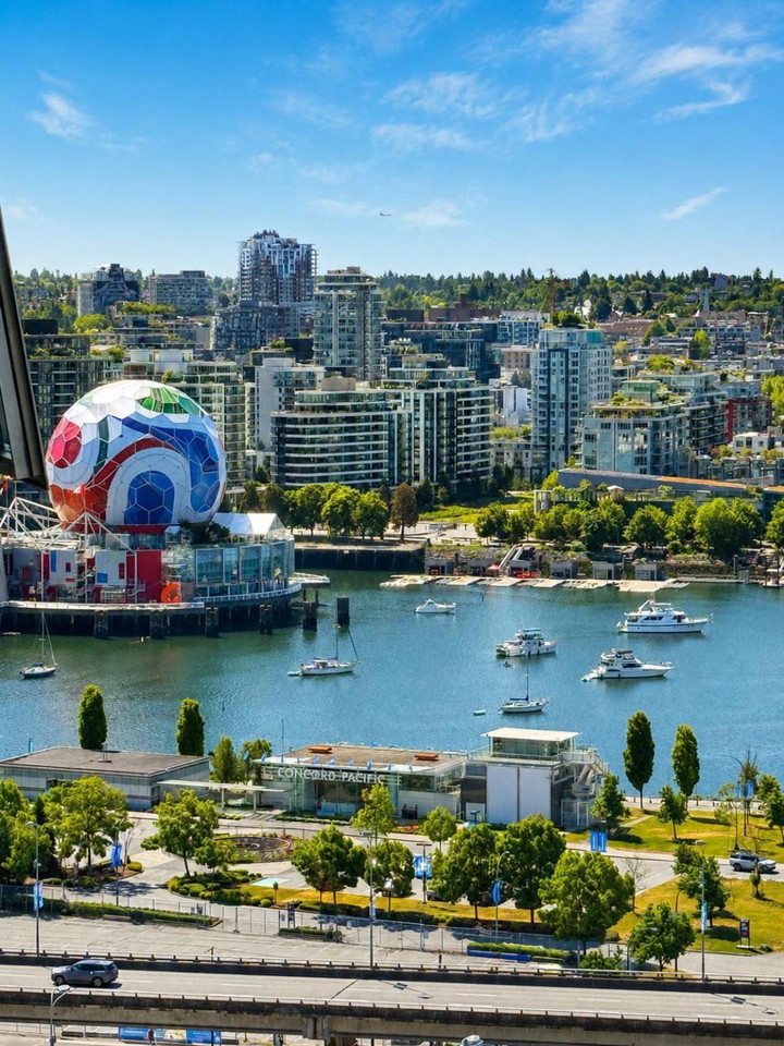 3-bedrooms Premium Apartemnt With Stunning 180 Water, Mountain And City View Pool Hot Tub And Gym Heart Of Downtown Skytrain 3mins Walk To Fifa Stadium - Vancouver