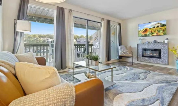 The Luxe Lakefront - United States