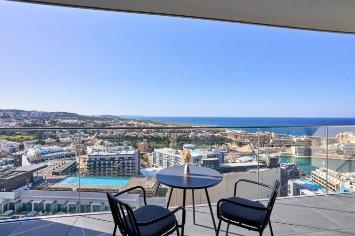 High-rise Elegance Apartment With Sea Views - Malta