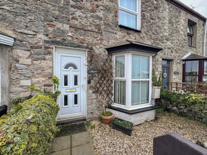 23 Beach Road - Wales