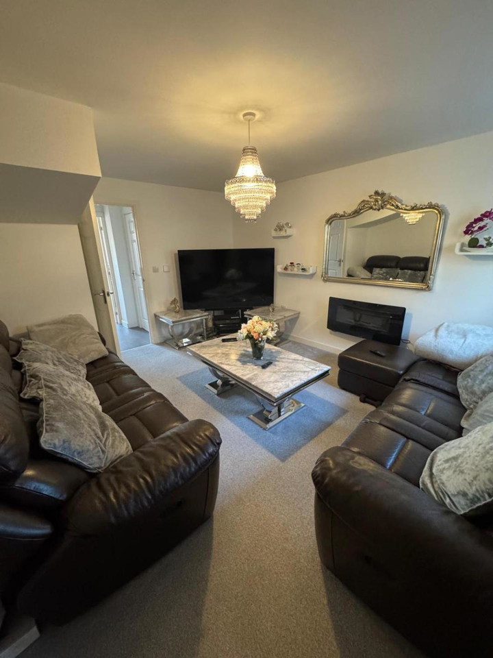 King Size Room In A Modern House In Cheltenham - Tewkesbury