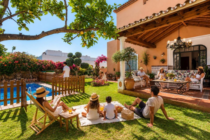 Utopia Marbella Pool Garden Bbq Views 4b - Marbella