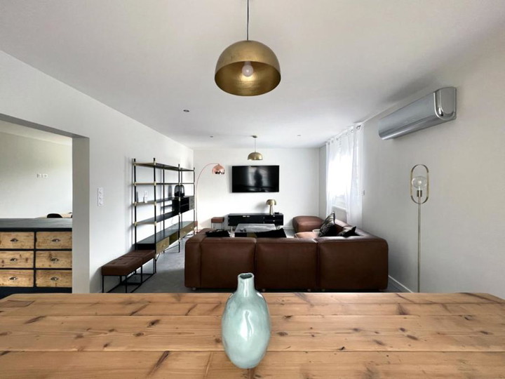 Maison 15 Personnes Périphérie De Clermont-ferrand - Clermont-Ferrand