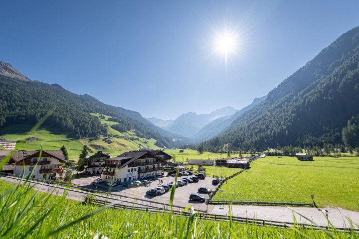 Hotel Bacher - Valle di Casies