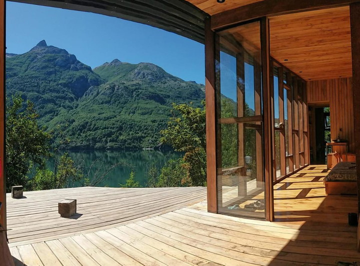 Off-grid Lake Espolón, Boat-only, Patagonia - Futaleufu