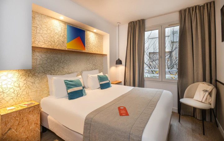 Hotel Izzy - Versailles