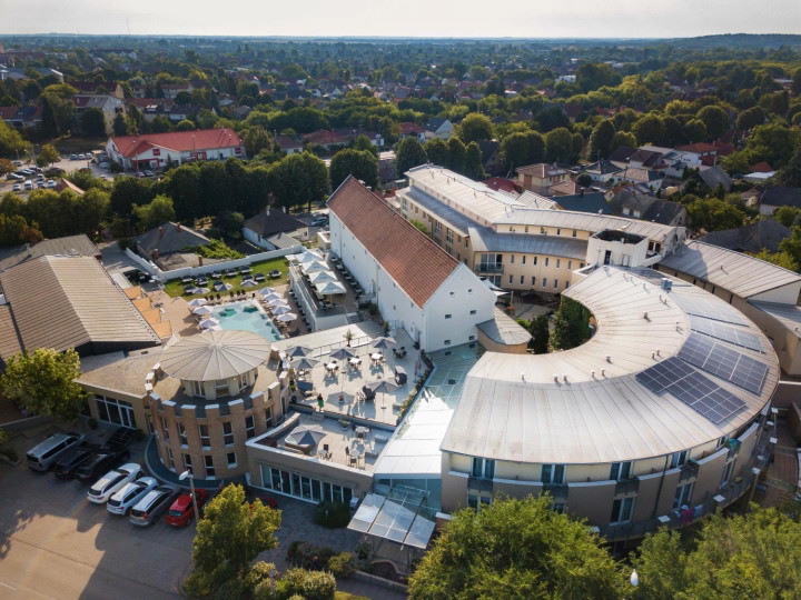 Ce Plaza Hotel - Balatonkenese