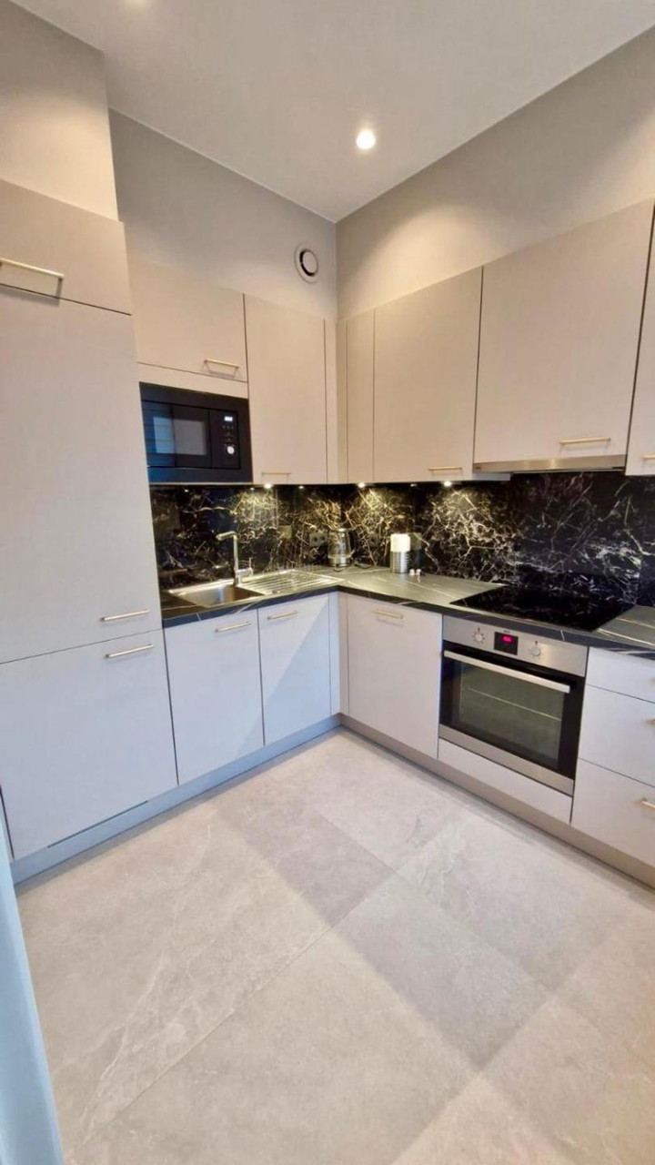 Modern Cozy Flat Close To Attractions & Transport - Bruselas