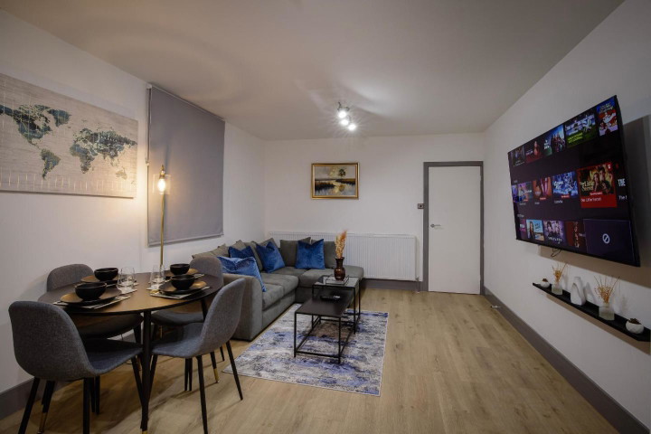 2 Bedroom, 1 Bathroom Apartment - Lytham St Annes