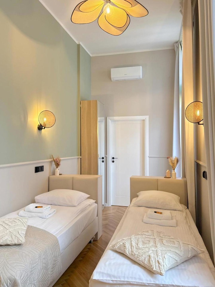 Upscale Apartments - Ac In Rooms, Ensuite Bathrooms, Lift - 8 Mins To Main Square - Krakova