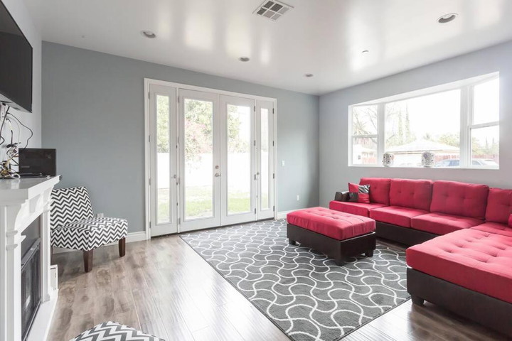 Lake Balboa Modern 4 Bedroom 3 Bath Glam Charmer - Los Ángeles