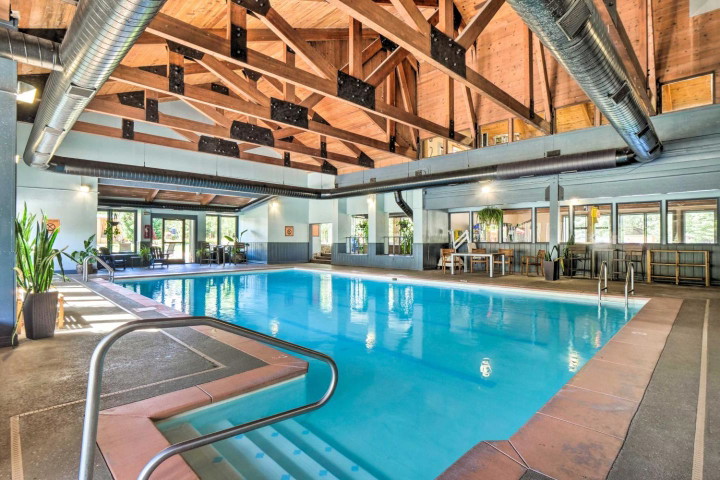 6 Mi To Ski Resort! Lakefront Breckenridge Cabin - Dillon, CO