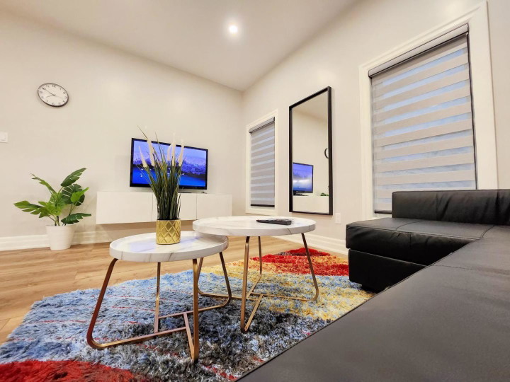 The Zen Escape Modern Queen Size One Bedroom Full Apartment - St. Catharines