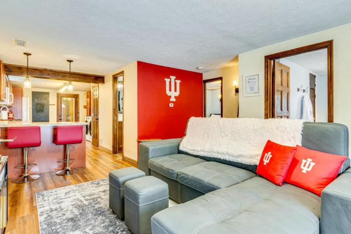 Hoosier Haven: 1 Mi To Iu W/ Fire Pit & Yard! - Bloomington