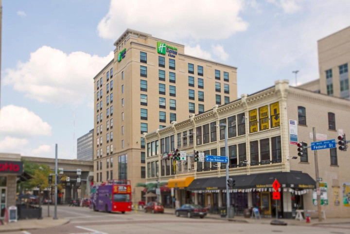 Holiday Inn Express & Suites Pittsburgh North Shore By Ihg - Pittsburgh, PA