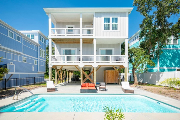 Paradise Pointe By Oak Island Accommodations - Bald Head Island, NC