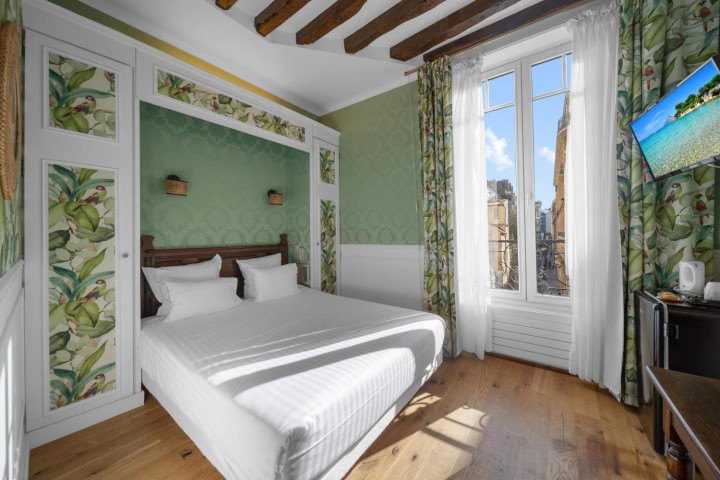 Hotel De La Bretonnerie - Paris