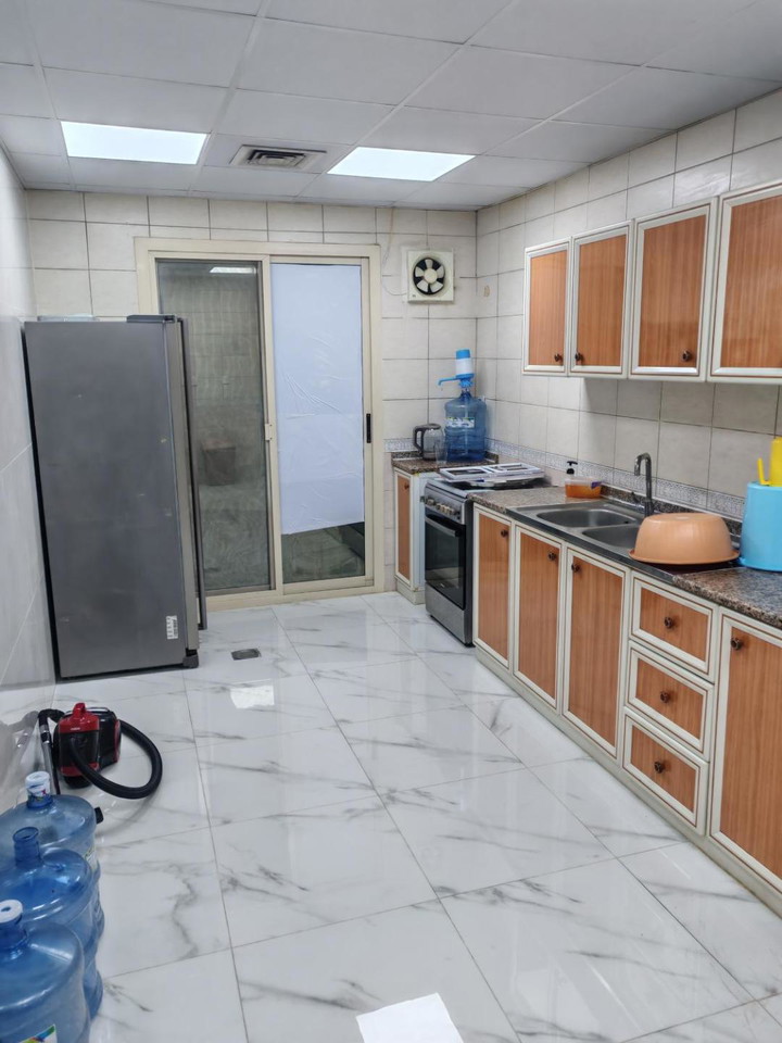 شقة غرفة وصالة مساحة واسعة للعائلات - Sharjah