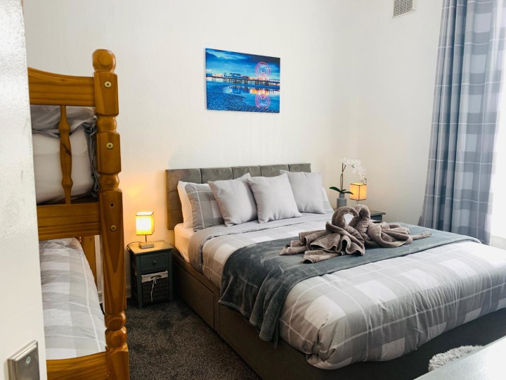 The Whitehouse Holiday Apartments - Lytham St Annes