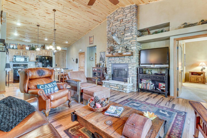 Rustic Retreat W/ Spacious Deck In Show Low! - 肖洛