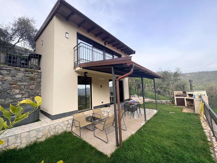 Villino Nuovissimo Immerso Nella Natura - Liguria