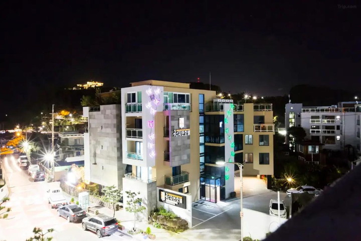 Cheonjiyeon Hotel - Seogwipo-si
