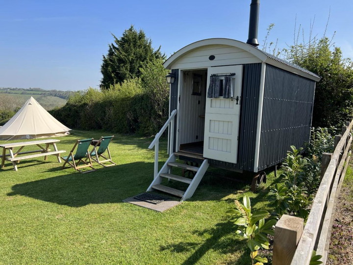 Home Farm Shepherds Hut With Firepit And Wood Burning Stove - Hertfordshire