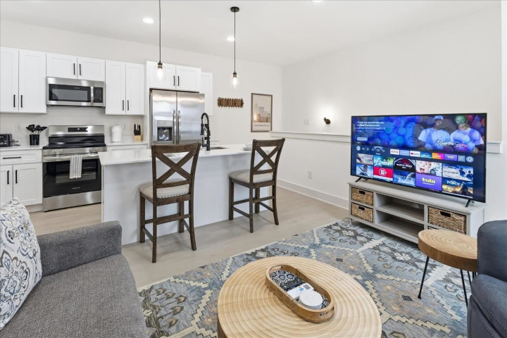 Cozy Carriage House Minutes Away From Downtown - Indianapolis, IN