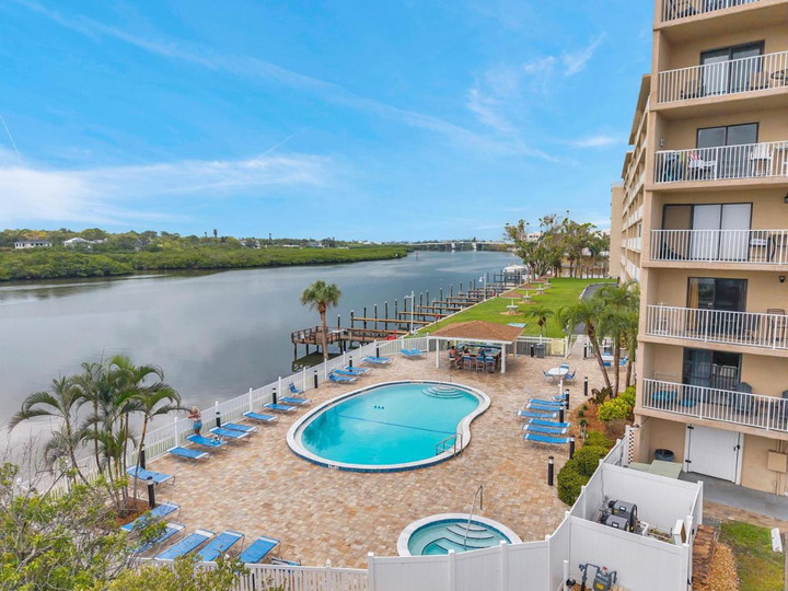 Bayshore Yacht And Tennis Club Unit 306 - Indian Shores, FL