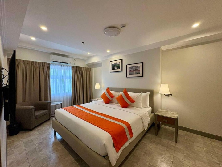 Sheryll Escapes - La Grande 1114, 11th Floor, Phase 2, 1br Balcony - Angeles