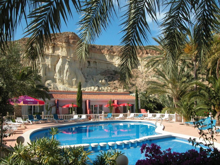 Apartamentos Oasis De Las Palmeras - Spain