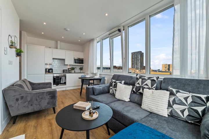 Snug Hounslow 1br Apartment Sleeps 4 Heathrow! - Harrow
