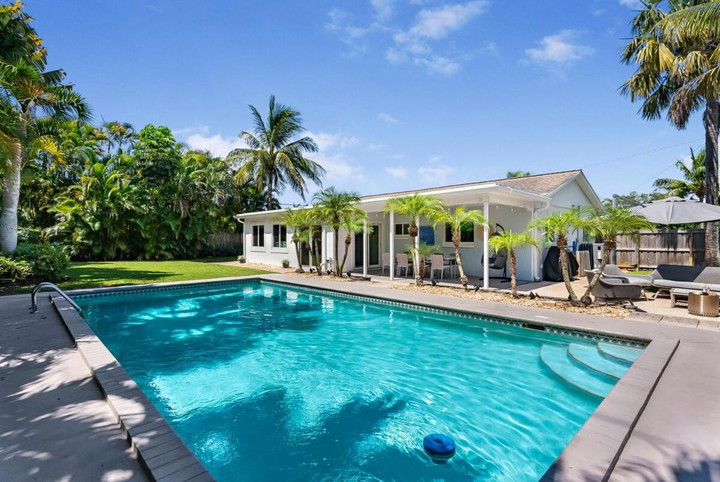 Stunning Tropical Heated Pool House Near The Beach - Boynton Beach, FL