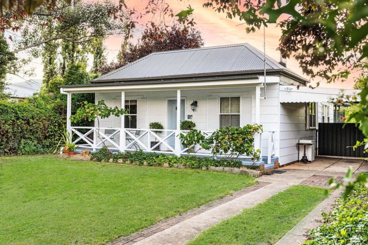 The Little White Cottage - Country Elegance Near Cbd - 