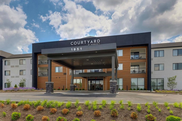 Courtyard Lexington South/hamburg Place - Lexington, KY