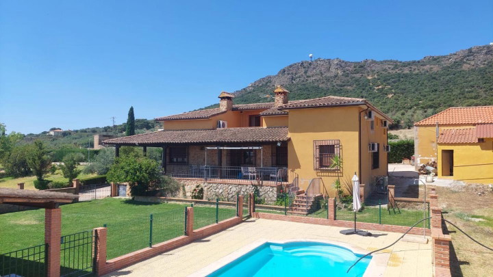 Casa Rural Dalia - Cáceres‎
