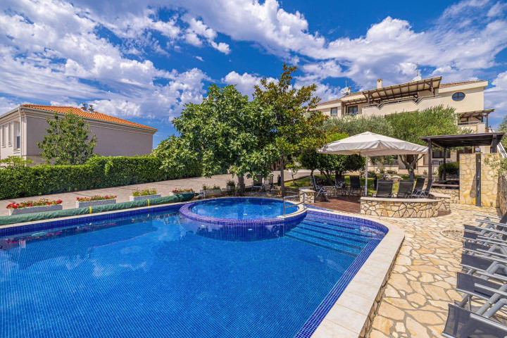 Villa Haya With Heated Pool - Croatia