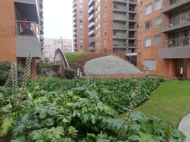 Hermosa Habitación Privada En Conjunto Residencial Cerca Al Aeropuerto Y Terminal De Bogotá, Zonas Comunes Se Comparten Con 1 Persona - Bogotà