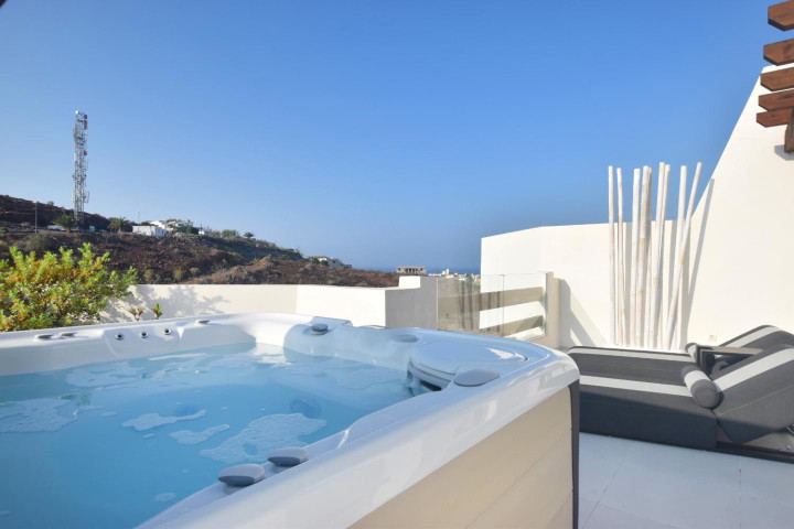 Gazmira 3-1 Penthouse Deluxe & Jacuzzi 3b - Los Cristianos