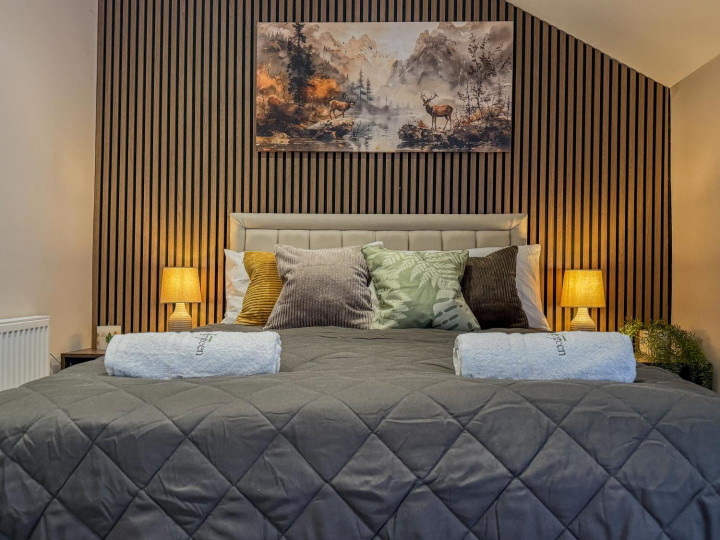 Forest Inspired Home - Sleeps 8 - Free Parking - Mansfield