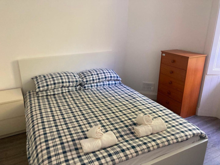 Double Room With Shared Bathroom - Scotland